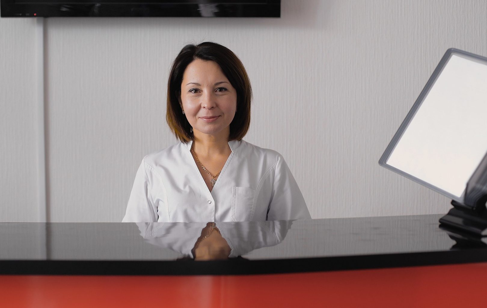 Impress In the Job Interview: Respect the Receptionist! - by Mac Prichard